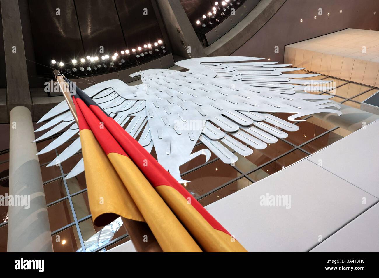Der Plenarsaal wird fuer die konstituierende Sitzung des 21. Deutschen ...