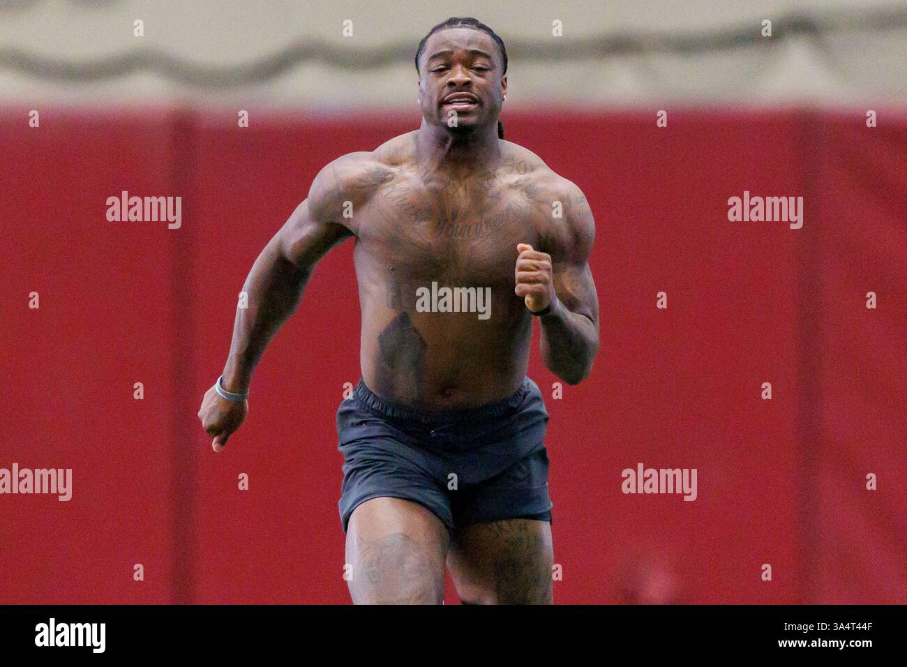 Quarterback Jalen Milroe runs the 40-yard dash at Alabama's NFL pro day ...