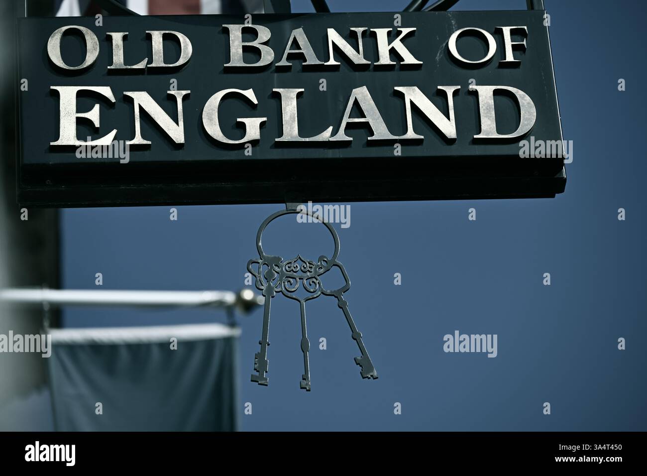 The bank of england pub on fleet street hi-res stock photography and ...