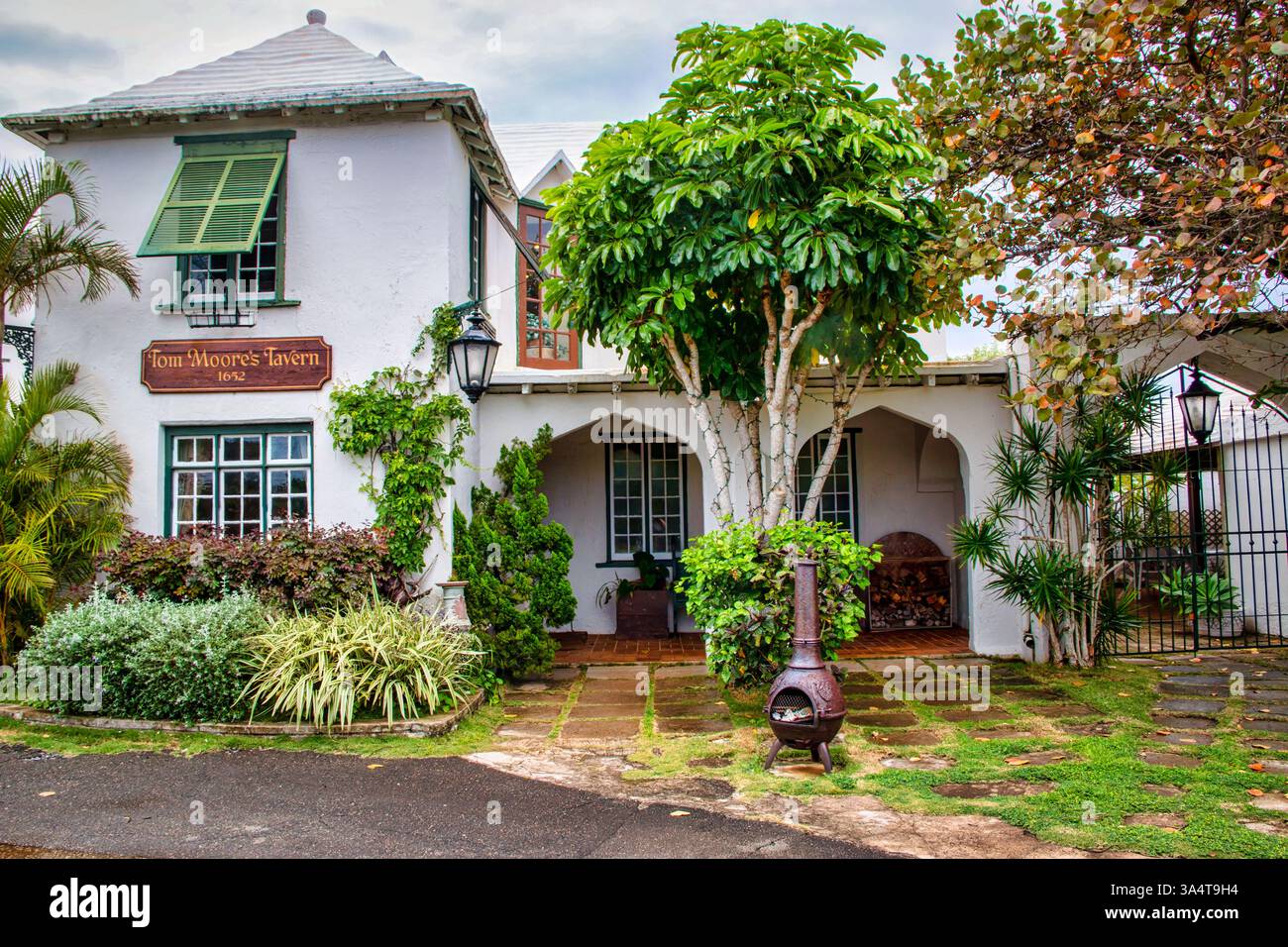 Tom Moore's Tavern, built in 1652, known as Walsingham House, was ...