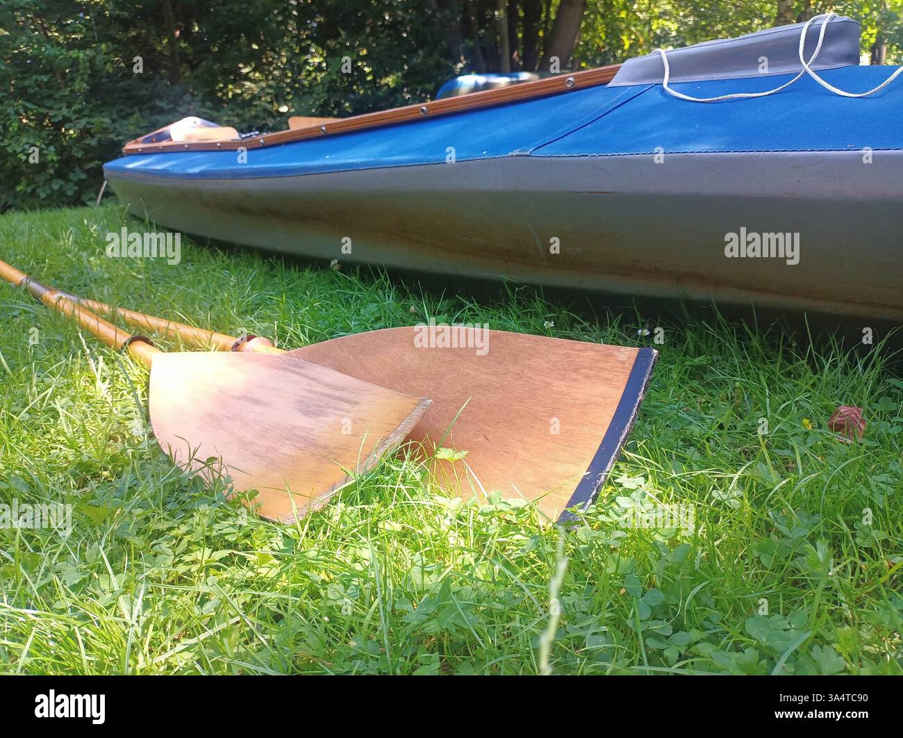 Faltboot der Marke Kolibri IV des DDR-Unternehmens VEB Mathias-Thesen ...