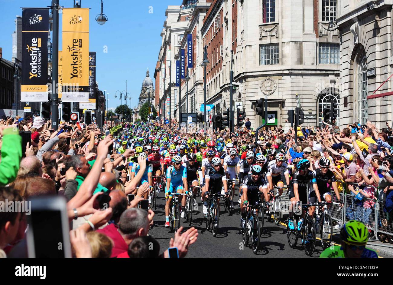File photo dated 05-07-2014 of Mark Cavendish and Chris Froome (front ...