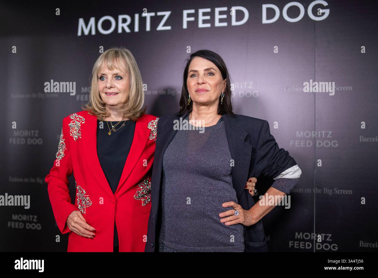 The mythical 60's model Twiggy (l) and actress, producer, fashion ...