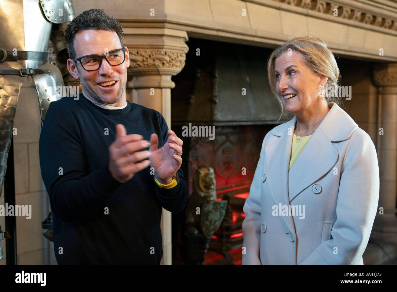 The Duchess of Edinburgh meets cyclist Mark Cavendish at the 2027 Tour ...