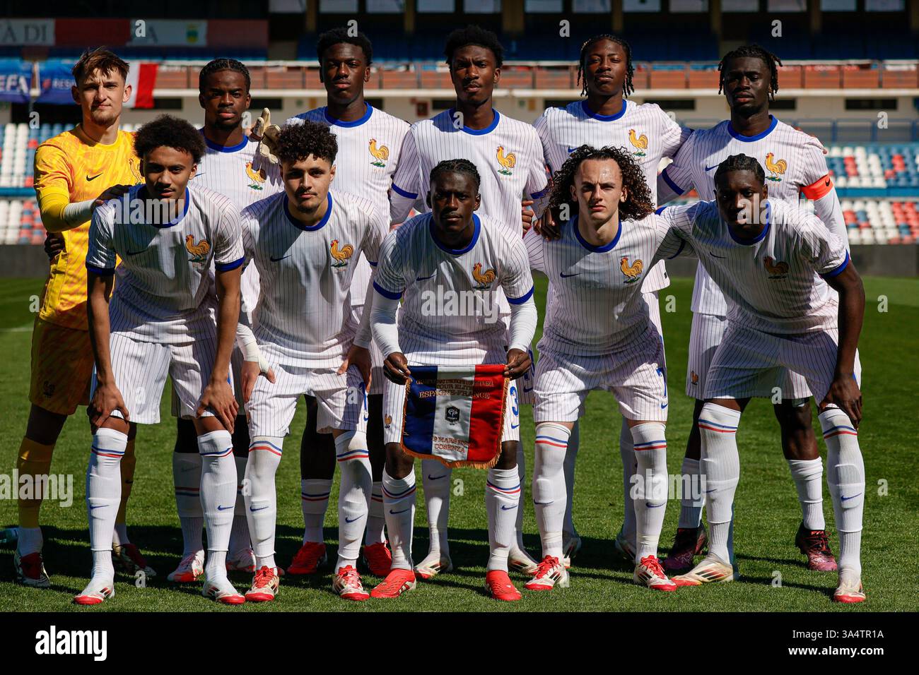 Cosenza, Italy, 19th March 2025, San Vito-Marulla Stadium: Team photo ...