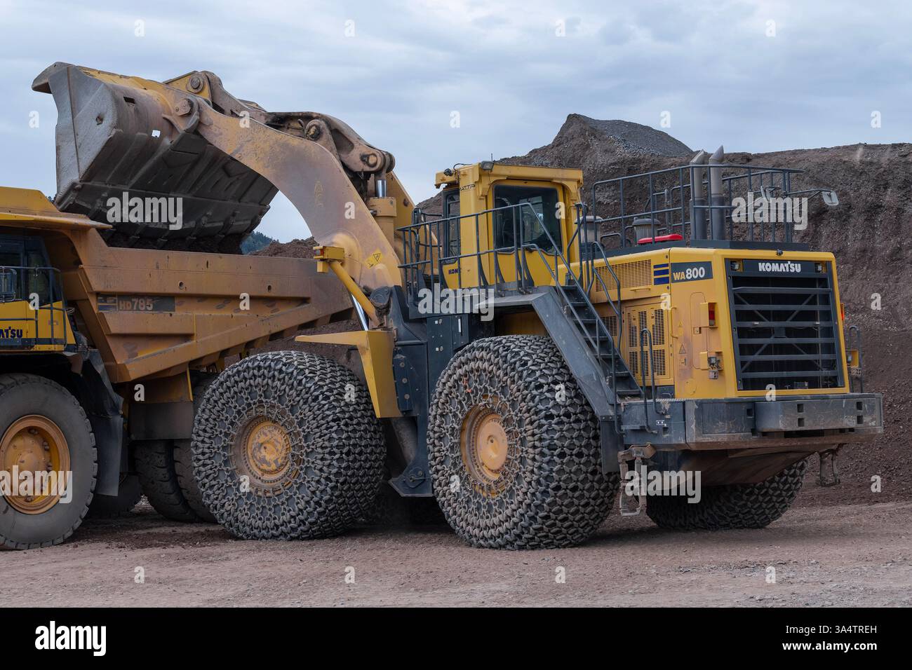 Raon-l'Étape, France - View on a yellow wheel loader Komatsu WA800-3 in ...