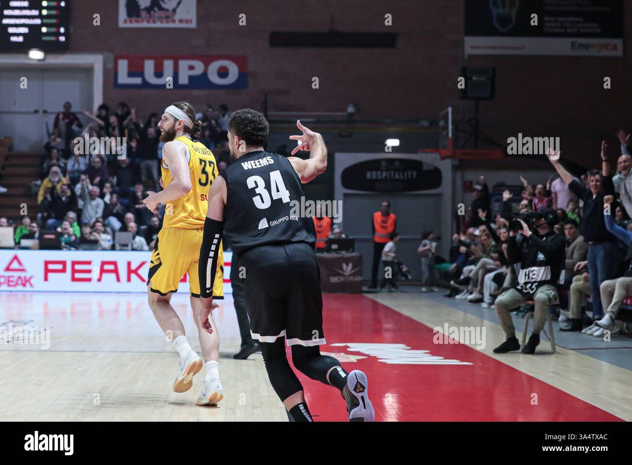 # 34 Kyle Weems (Bertram Derthona Basket Tortona) during Bertram ...