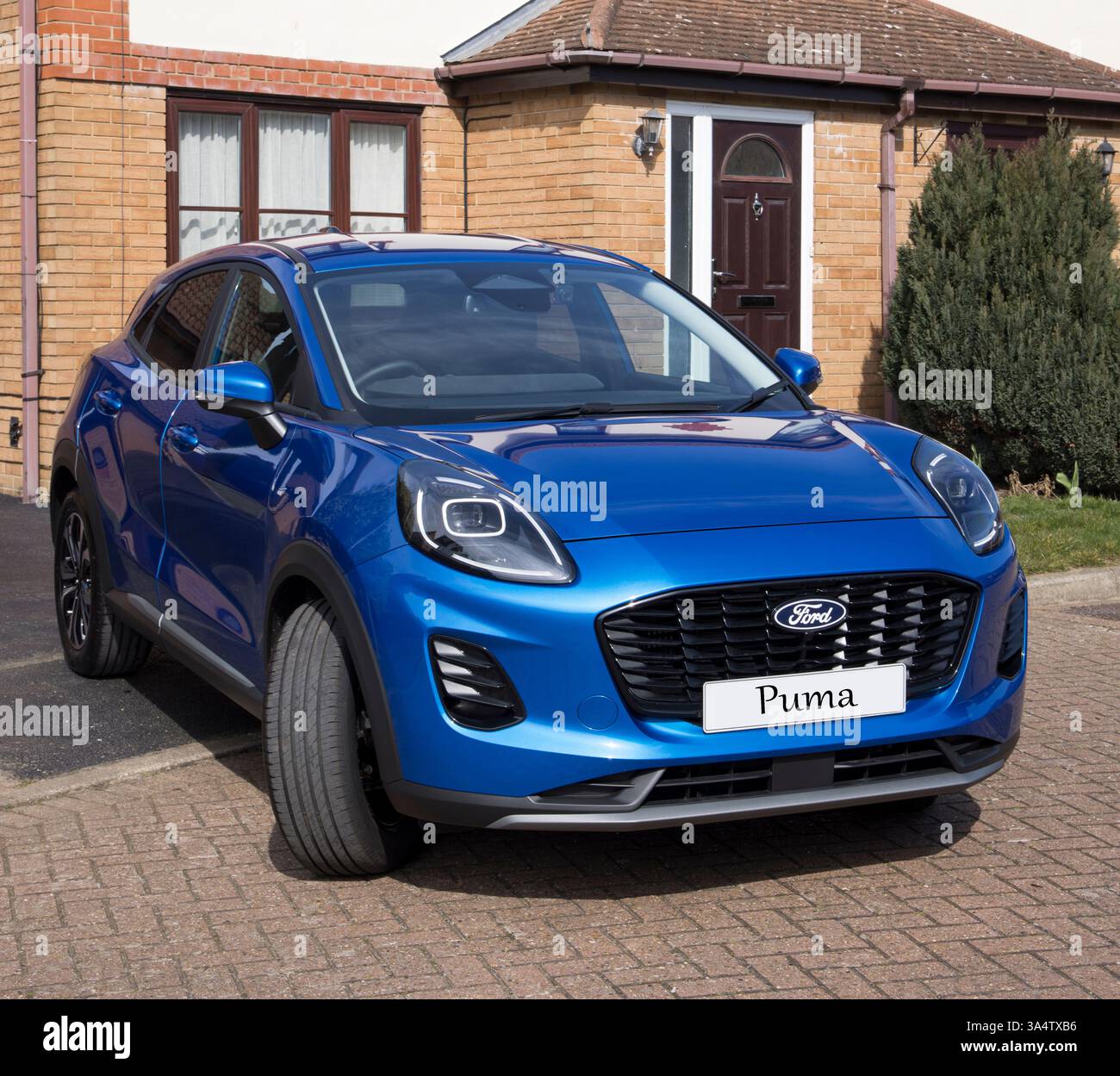 Ford Puma Titanium SUV in Desert Island Blue Stock Photo - Alamy