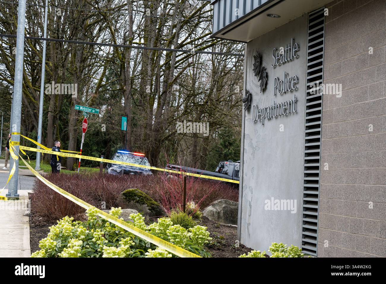 Seattle, USA. 19th Mar 2025. Just after noon a report of an officer ...