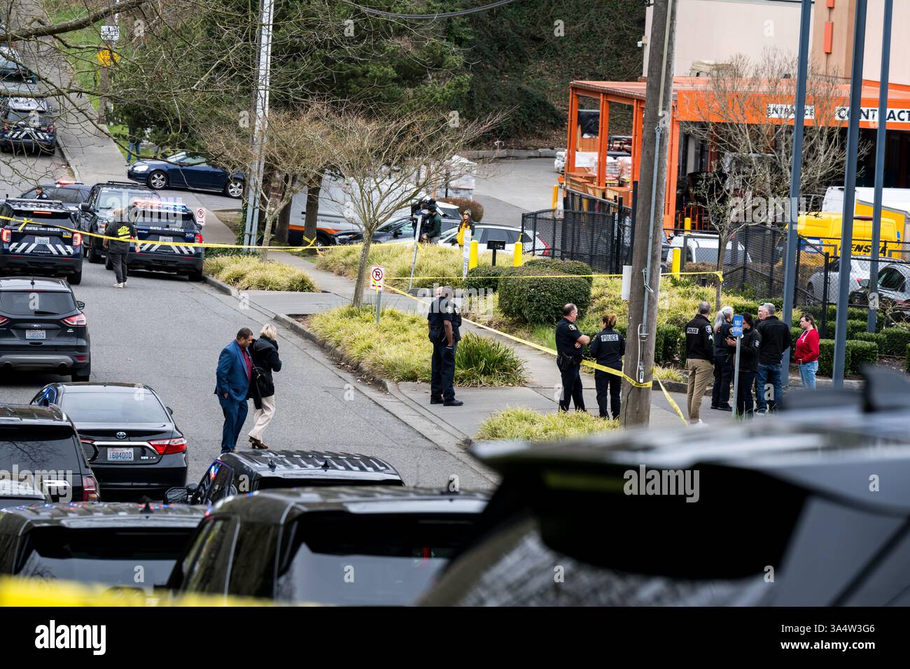 Seattle, USA. 19th Mar 2025. Just after noon a report of an officer ...