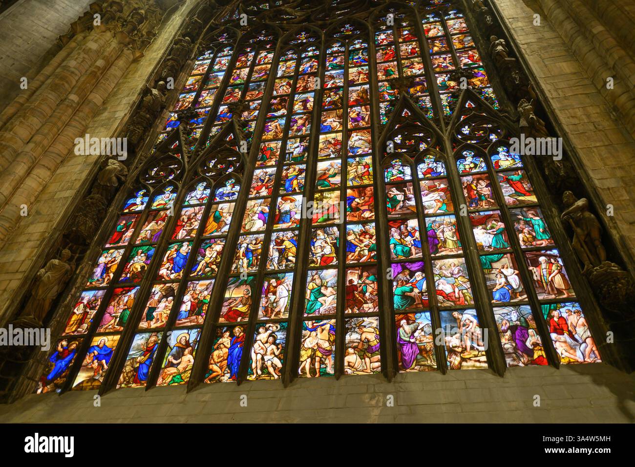 Stained glass window inside the Duomo di Milano (Milan Cathedral ...