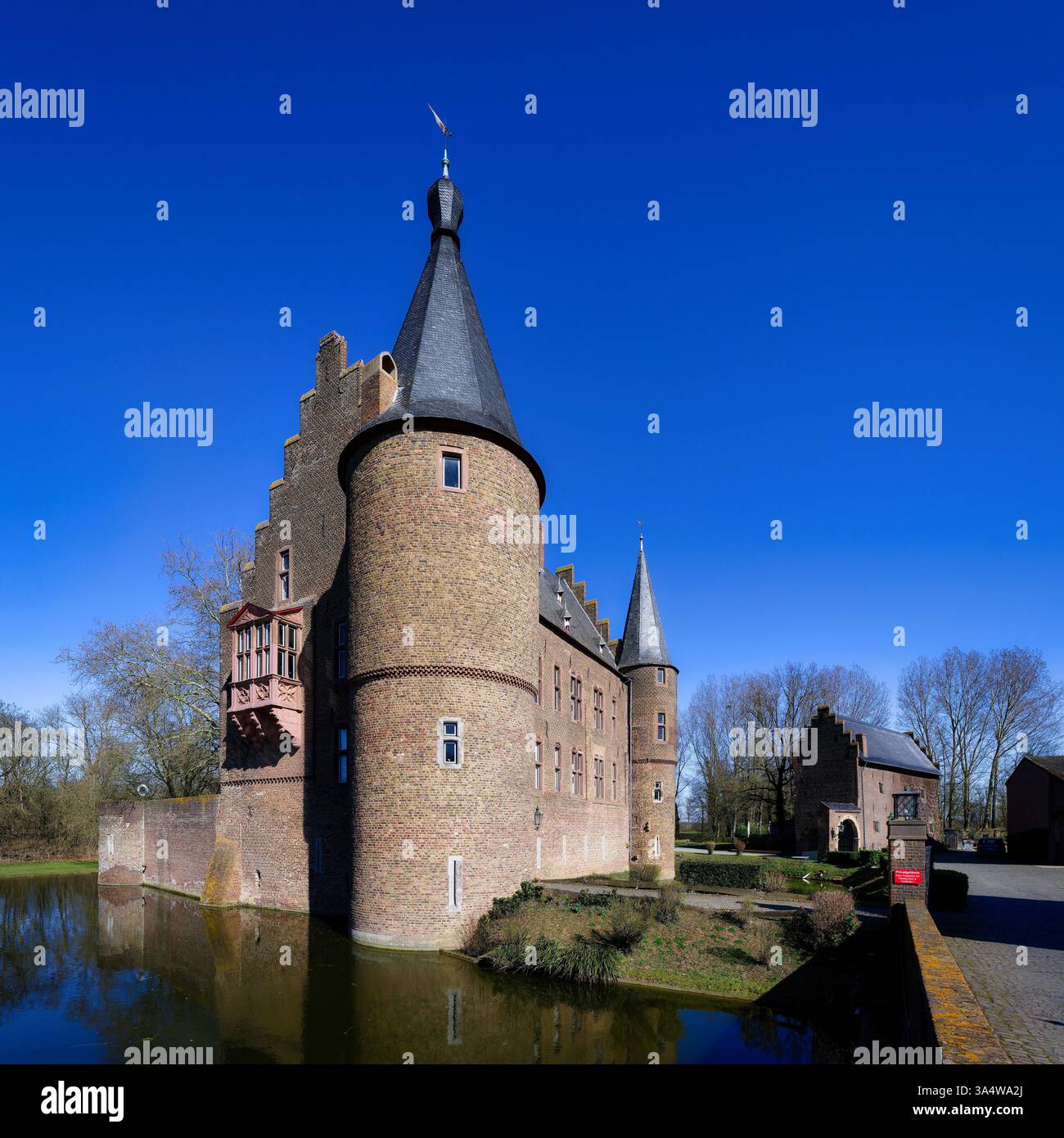 The late medieval moated castle Konradsheim in Erftstadt in the ...