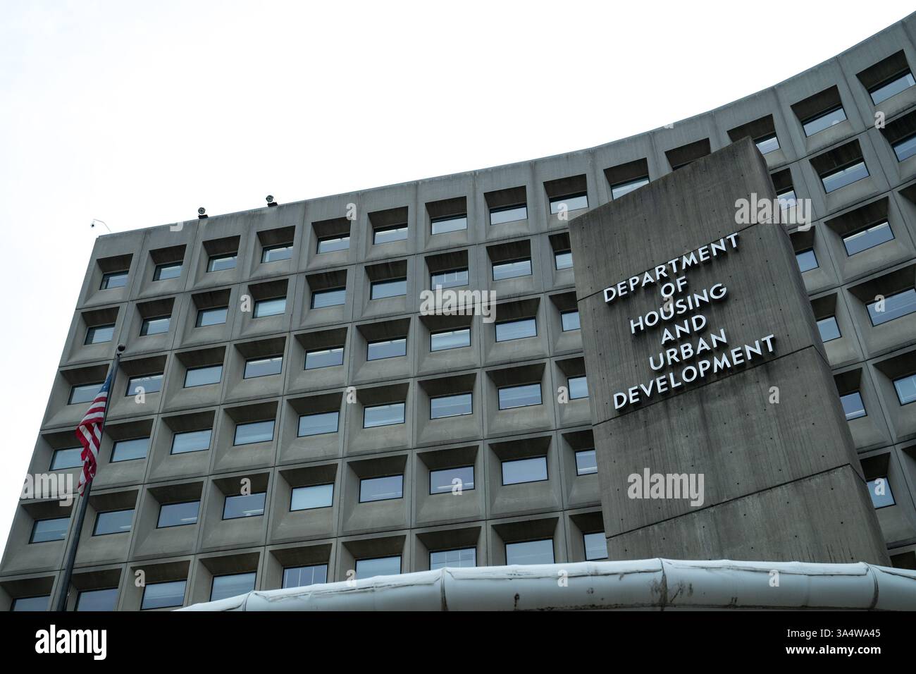 The Department of Housing and Urban Development building in Washington ...