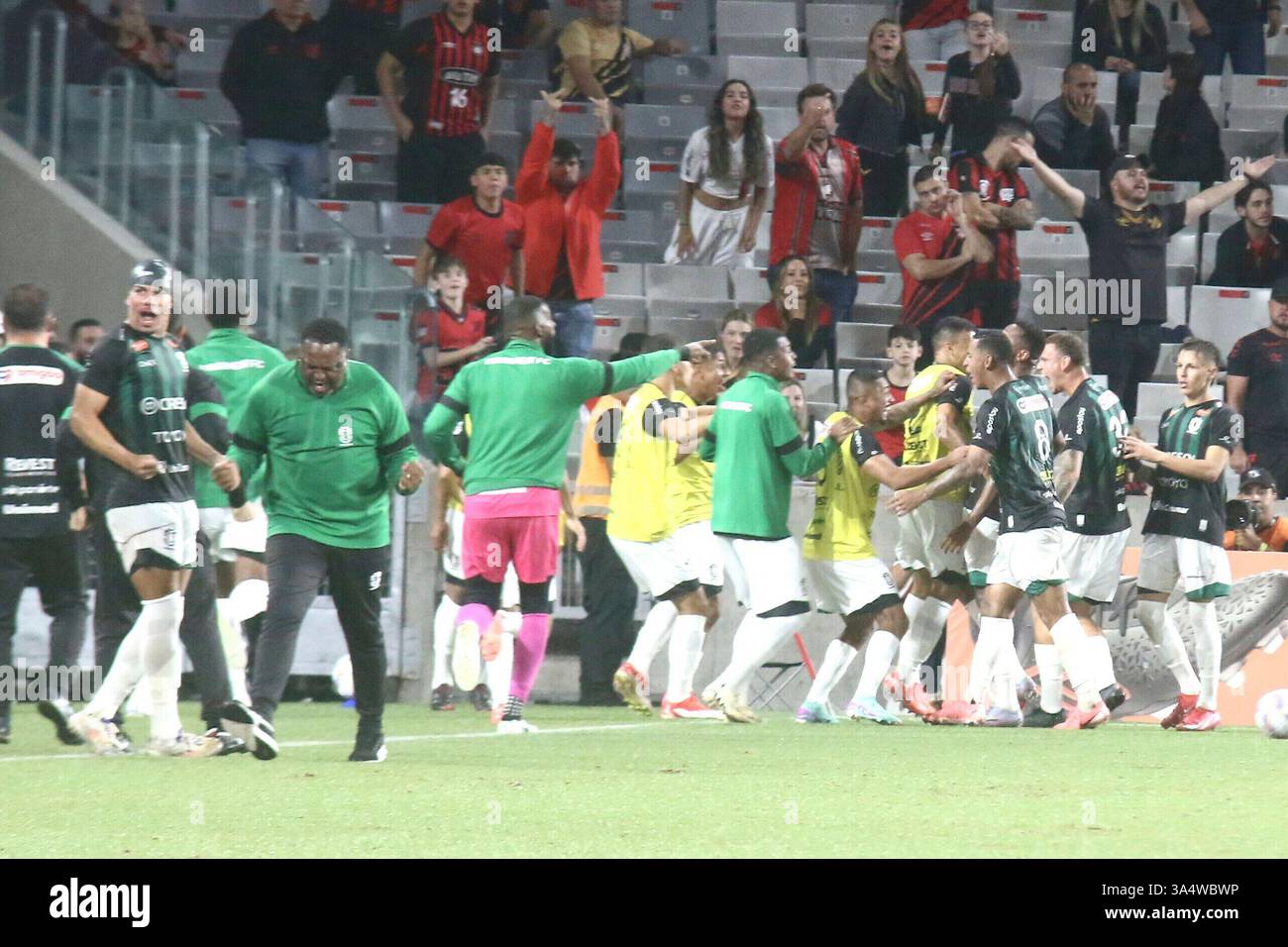 PR - CURITIBA - 03/19/2025 - PARANAENSE 2025, ATHLETICO-PR x MARINGA - Maranhao player from ...