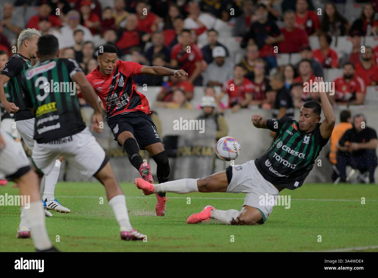 CURITIBA, PR - 19.03.2025: ATHLETICO E MARINGÁ - Isaac during Athletico and Maringá. Second leg ...
