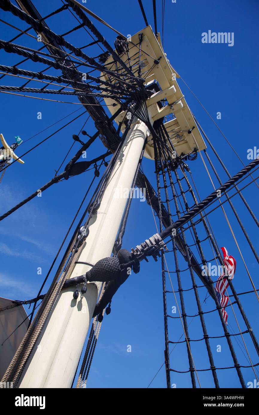 The Friendship of Salem replica of a sailign boat in Salem ...