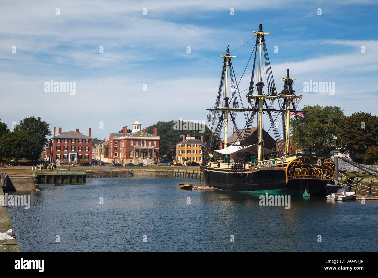 The Friendship of Salem replica of a sailign boat in Salem ...