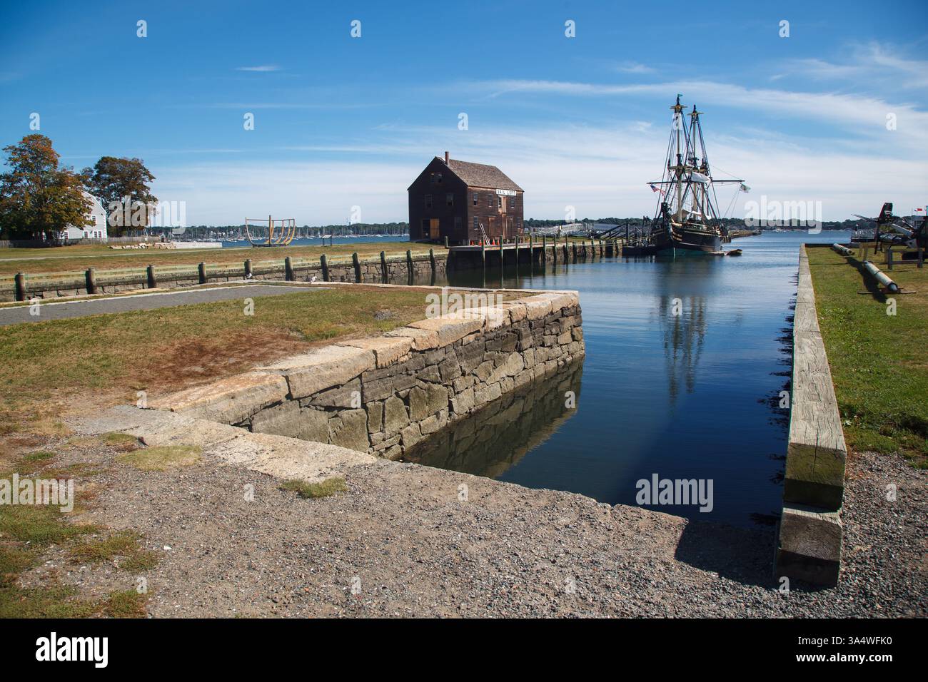 The Friendship of Salem replica of a sailign boat in Salem ...