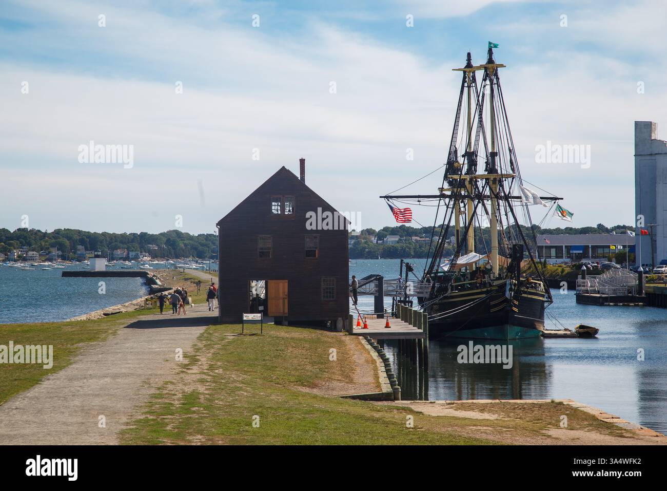 The Friendship of Salem replica of a sailign boat in Salem ...