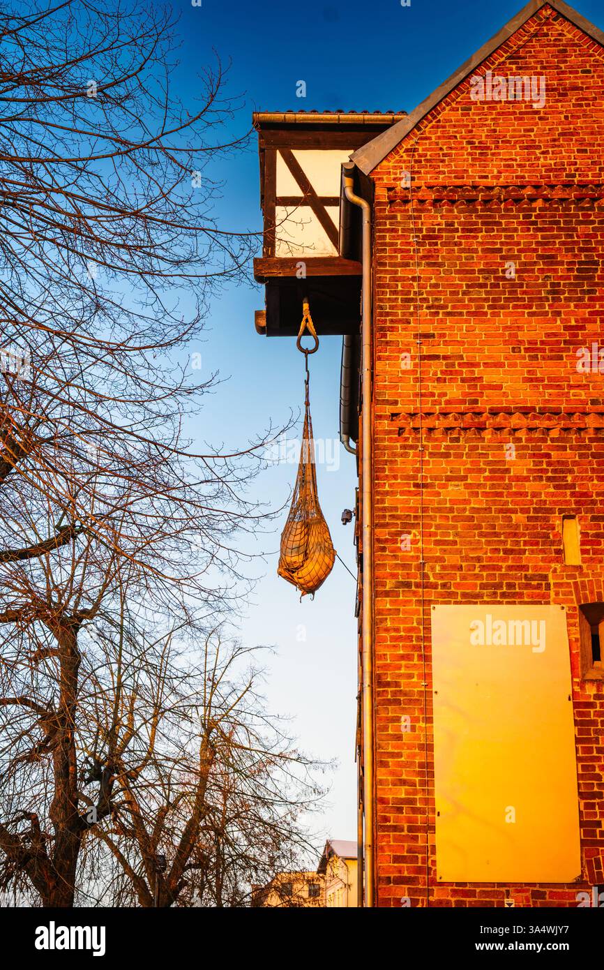 Load hangs suspended hi-res stock photography and images - Alamy