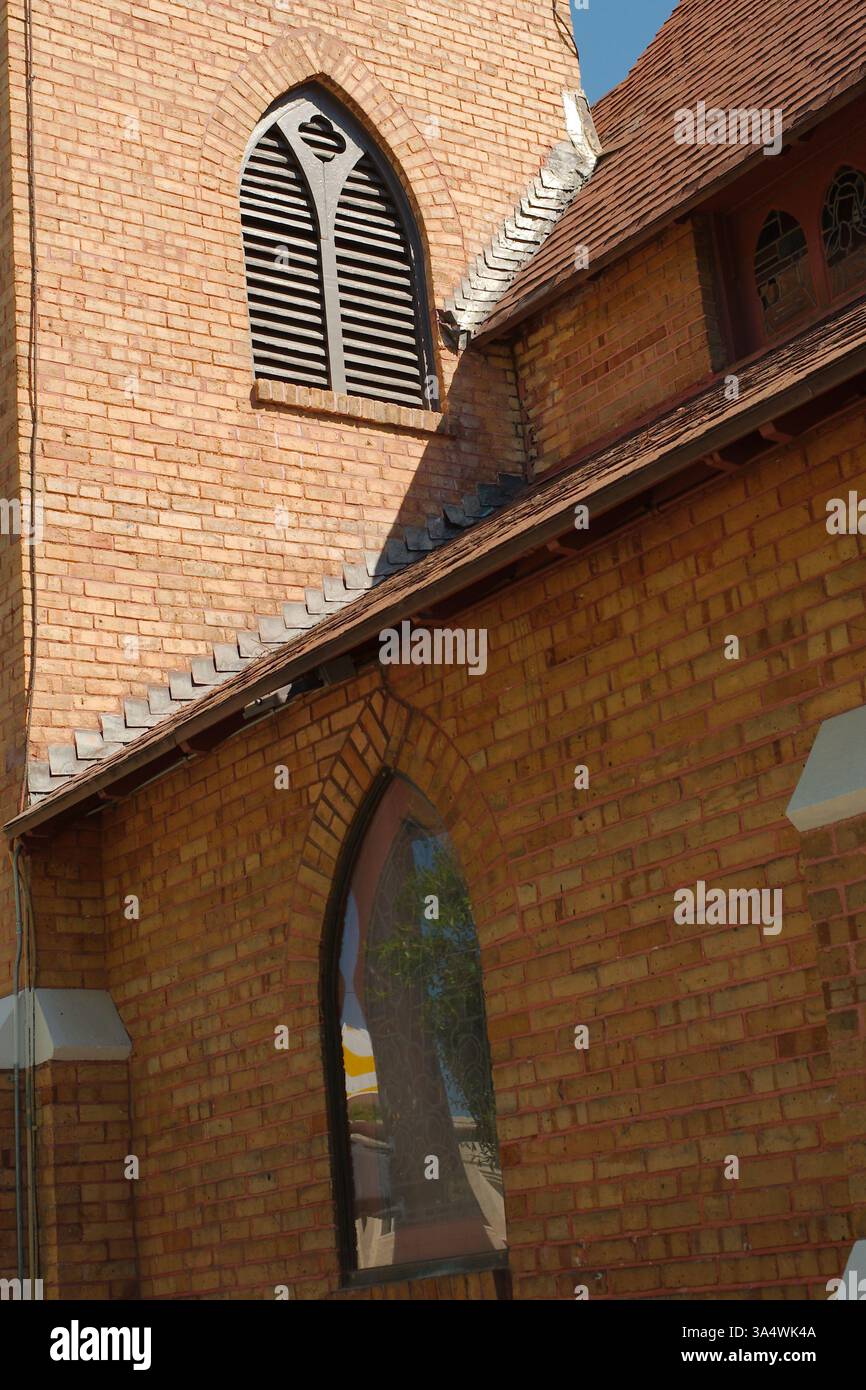 Black louvered window hi-res stock photography and images - Alamy