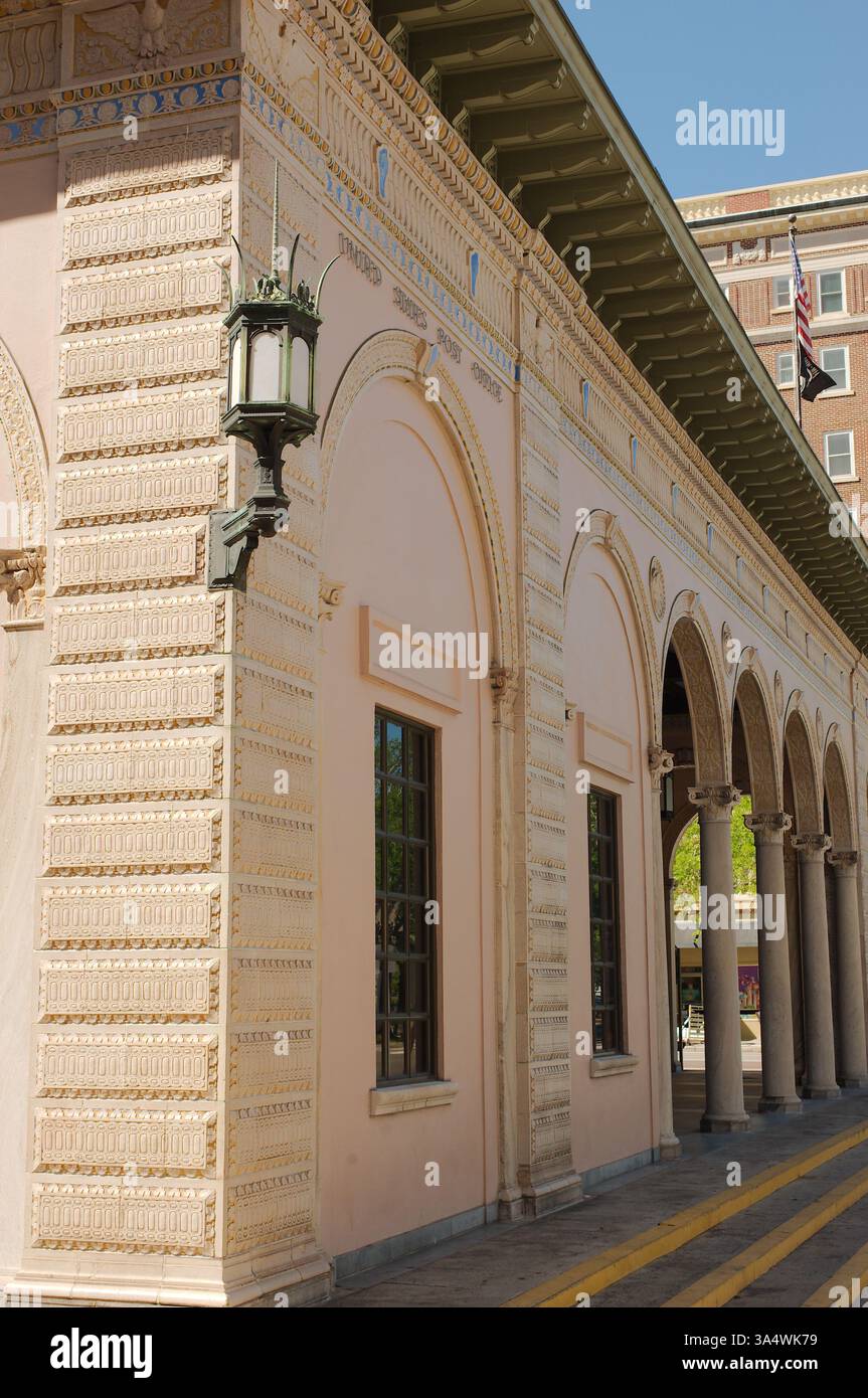 Editorial Use Only March 17, 2025 St. Petersburg, FL, USA. The U.S. Post Office an Open Air Post ...