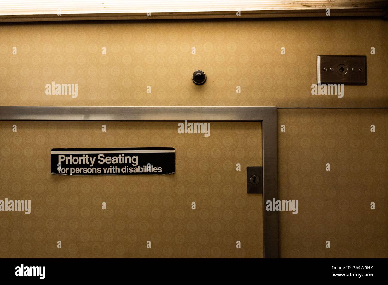 R46 mta subway hi-res stock photography and images - Alamy