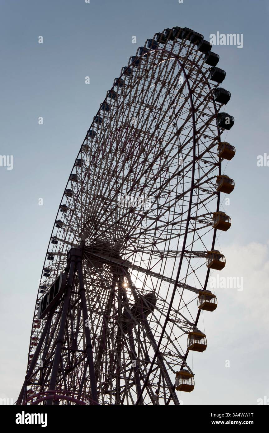 Clock Ferris wheel at Cosmo World amusement park in the Minato Mirai 21 ...