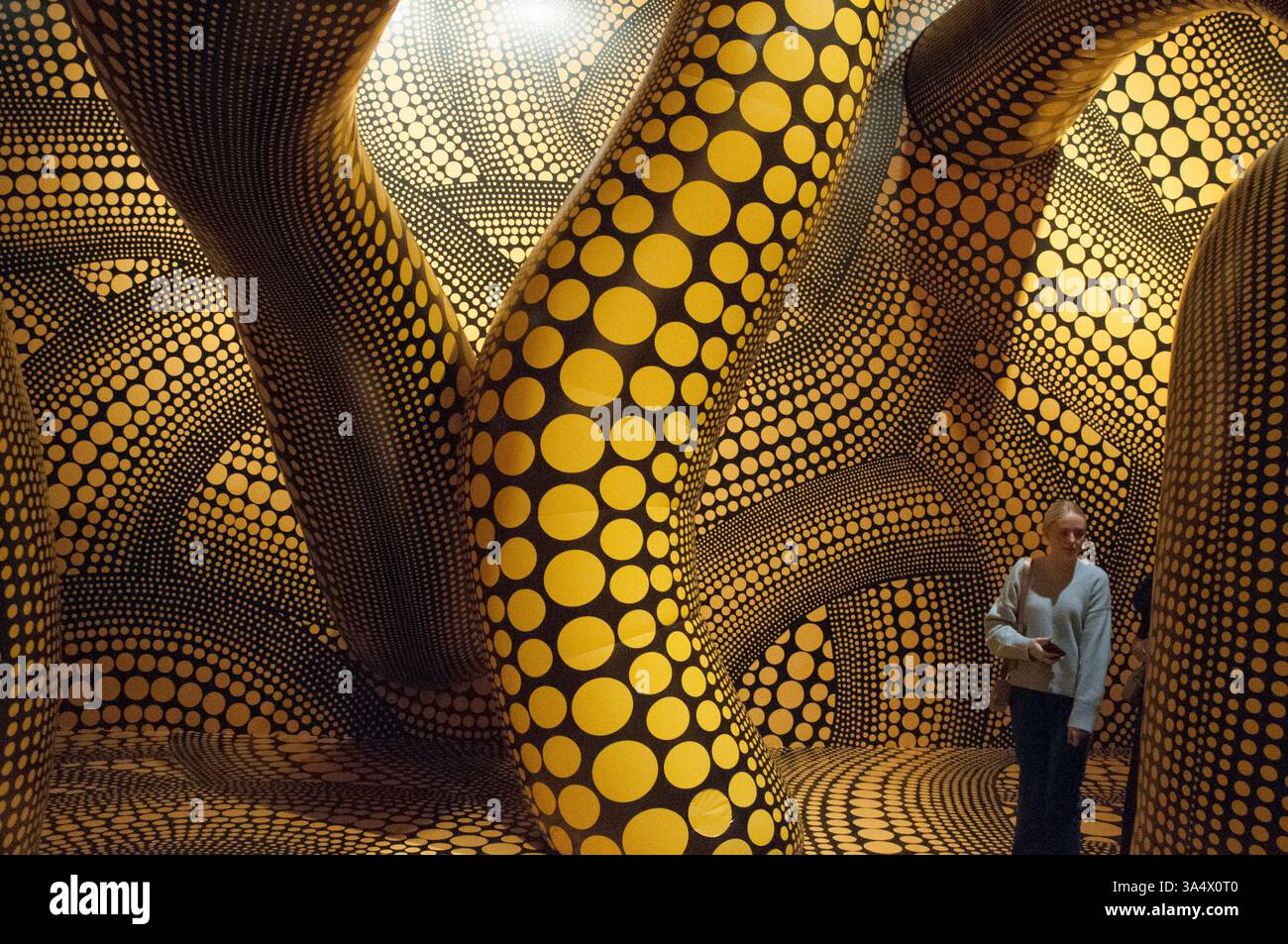 Yayoi Kusama, immersive artwork "The Hope of the Polka Dots Buried in Infinity Will Eternally ...