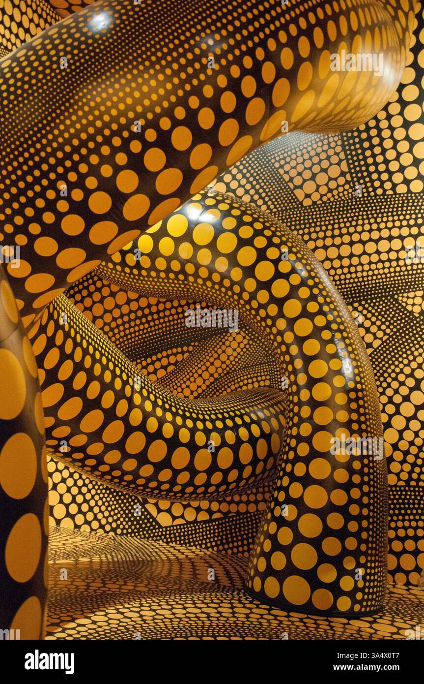 Yayoi Kusama, immersive artwork "The Hope of the Polka Dots Buried in ...