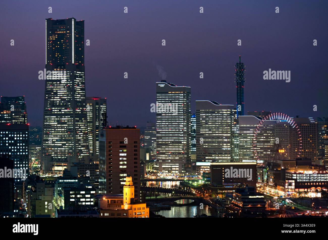 Nighttime aerial view of Minato Mirai 21 (MM21) skyline, the Landmark ...