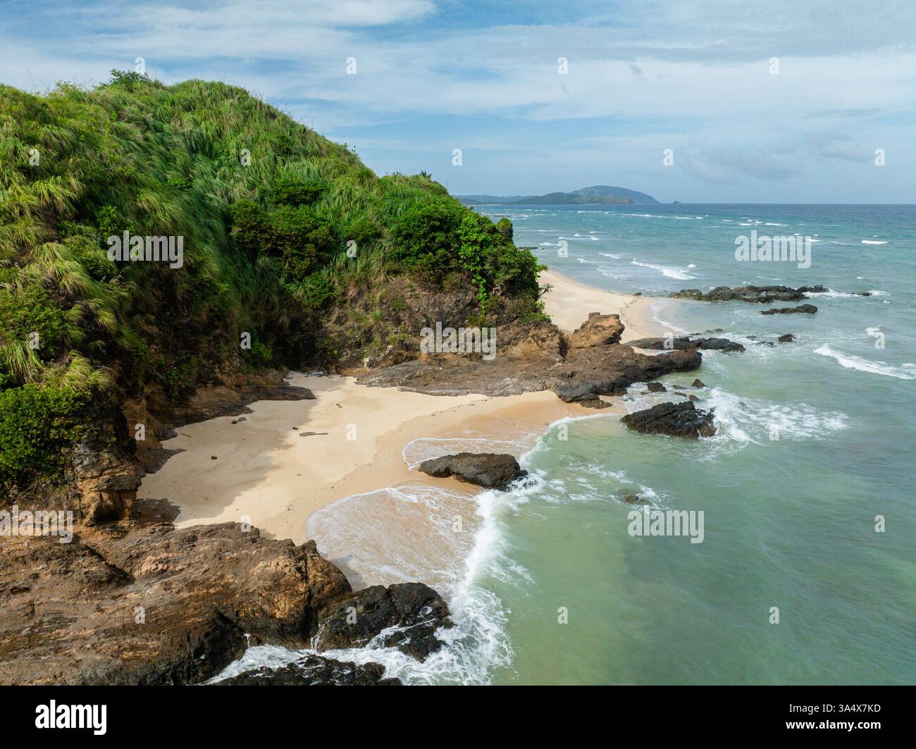 Ocean waves splashing on rocky beach. Santa Fe, Tablas, Romblon ...