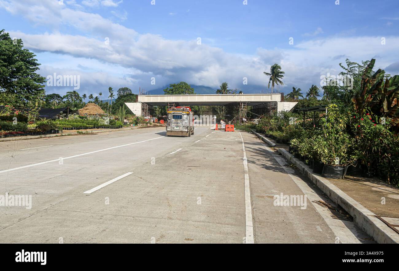 South Luzon Expressway Toll Road 4 (SLEX Tr4) site: tunnel bridge build ...