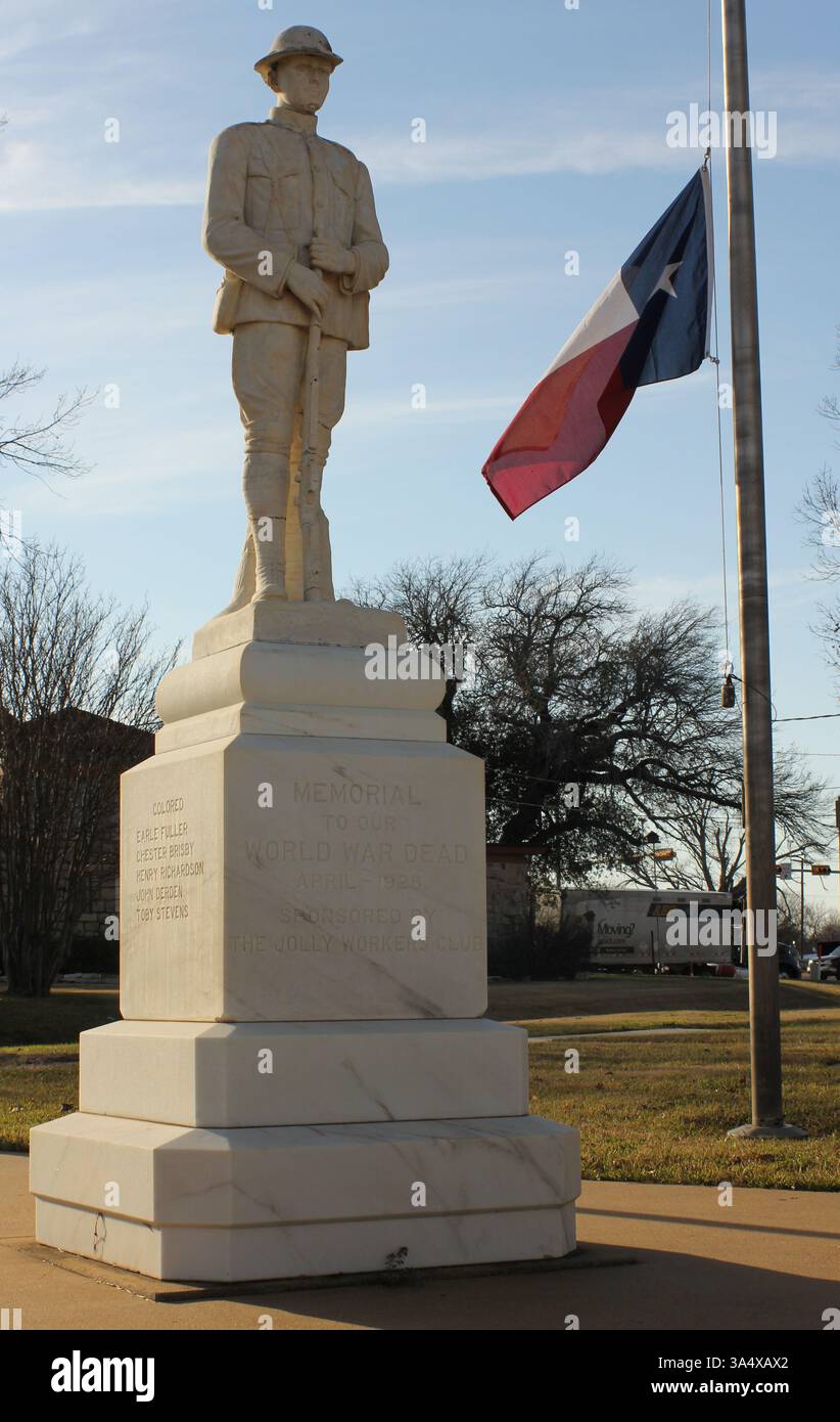 Jacksonville TX - January 15, 2025: World War 1 Monument and Veteran ...