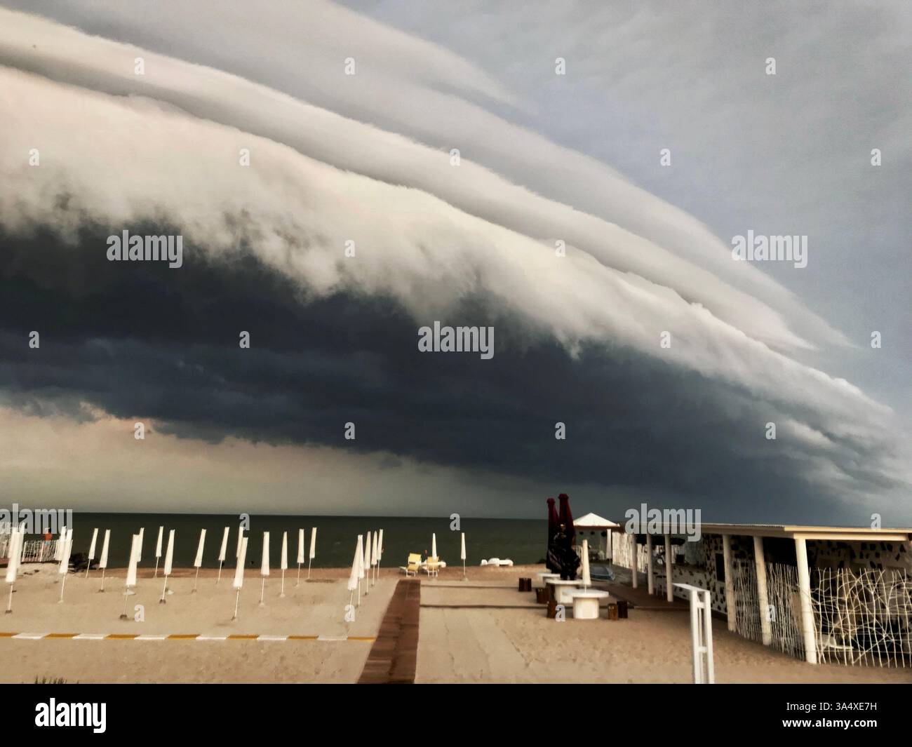 An incredibly dramatic cloud formation above the Azov Sea near Mariupol ...