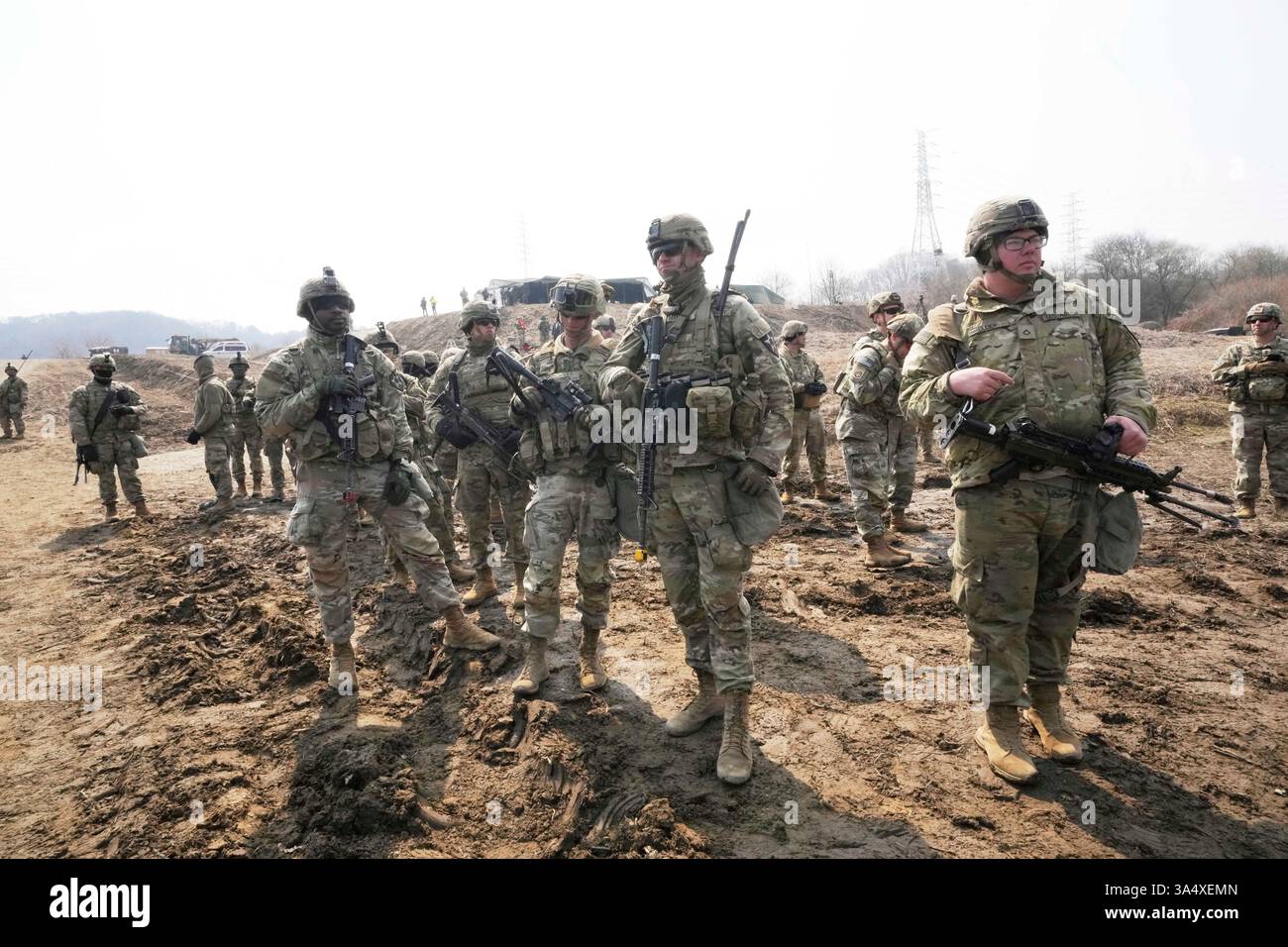 U.S. Army soldiers participate in a joint river-crossing exercise ...