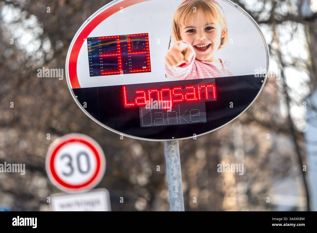 Radarmessung, Autofahrer fährt Tempo 39 in einer Tempo 30 Zone ...