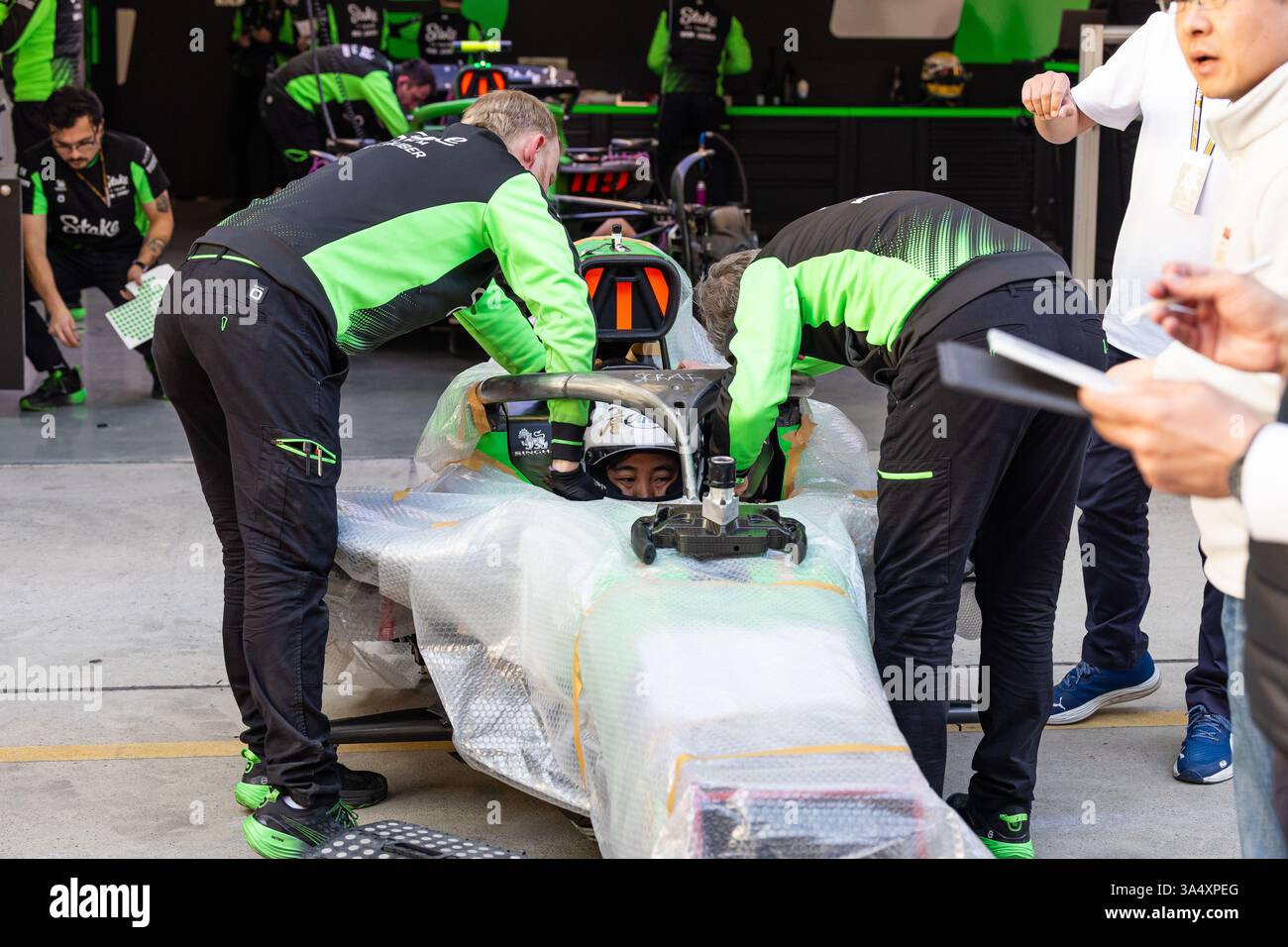 FIA extrication exercise illustration during the Formula 1 Heineken ...
