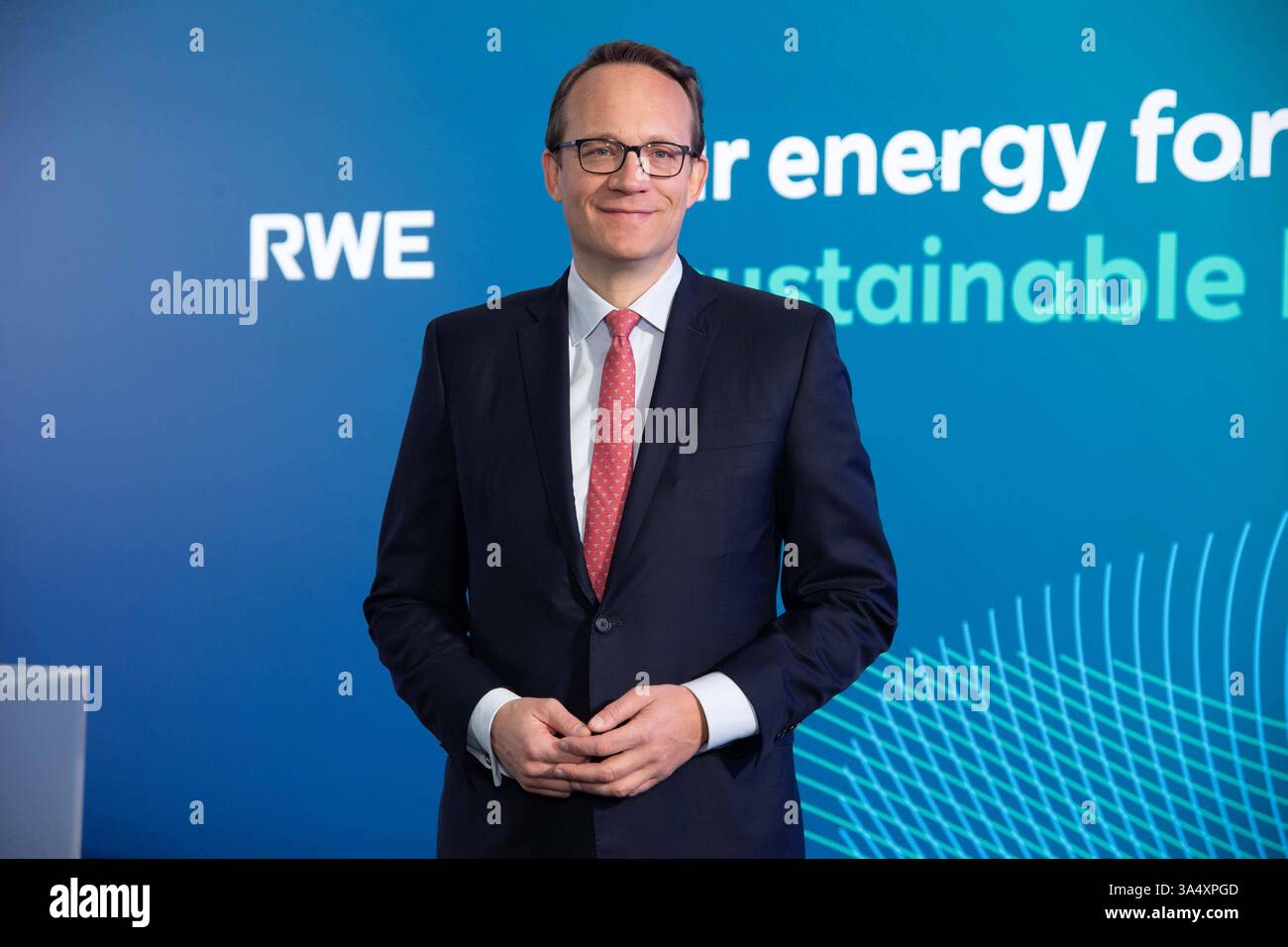 Dr. Markus KREBBER, Vorstandsvorsitzender, CEO, Bilanzpressekonferenz ...