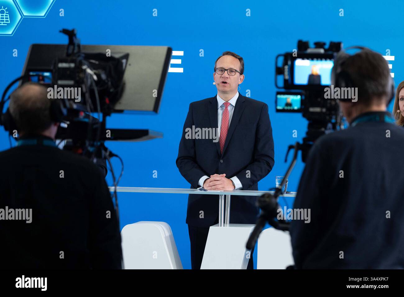 Dr. Markus KREBBER, Vorstandsvorsitzender, CEO, Bilanzpressekonferenz ...
