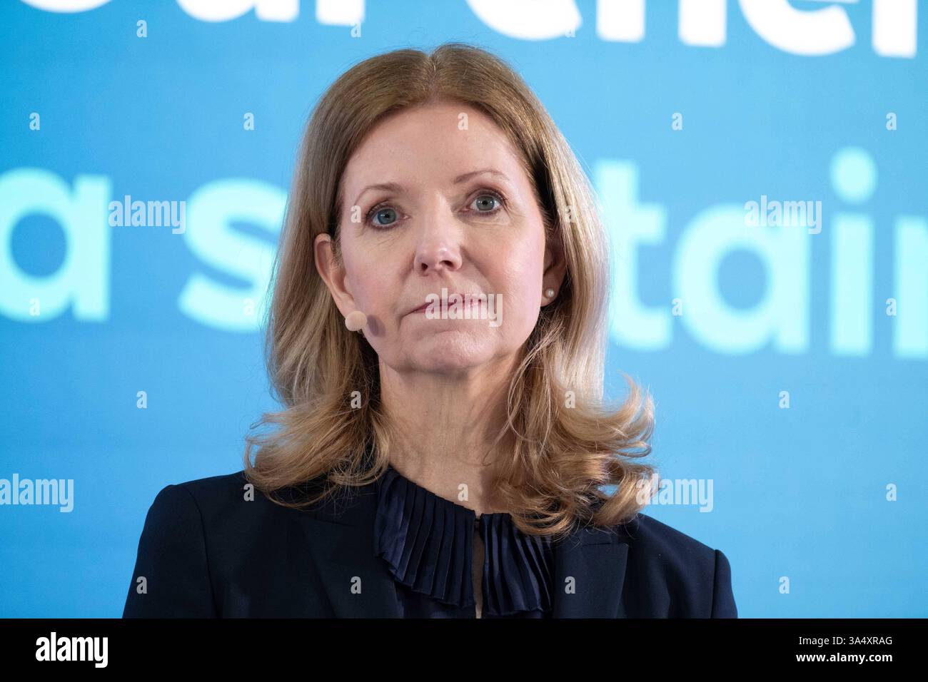 Katja van DOREN, Vorstandsmitglied, Personalvorstand, Arbeitsdirektorin ...