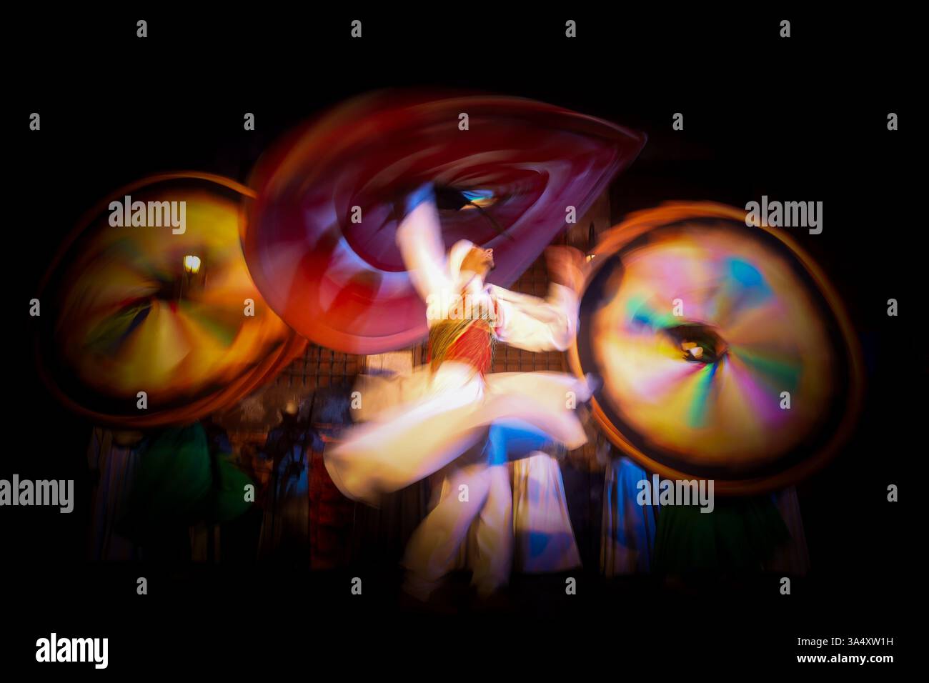 Cairo, Egypt. 19th Mar, 2025. A Tanoura dance show takes place at ...