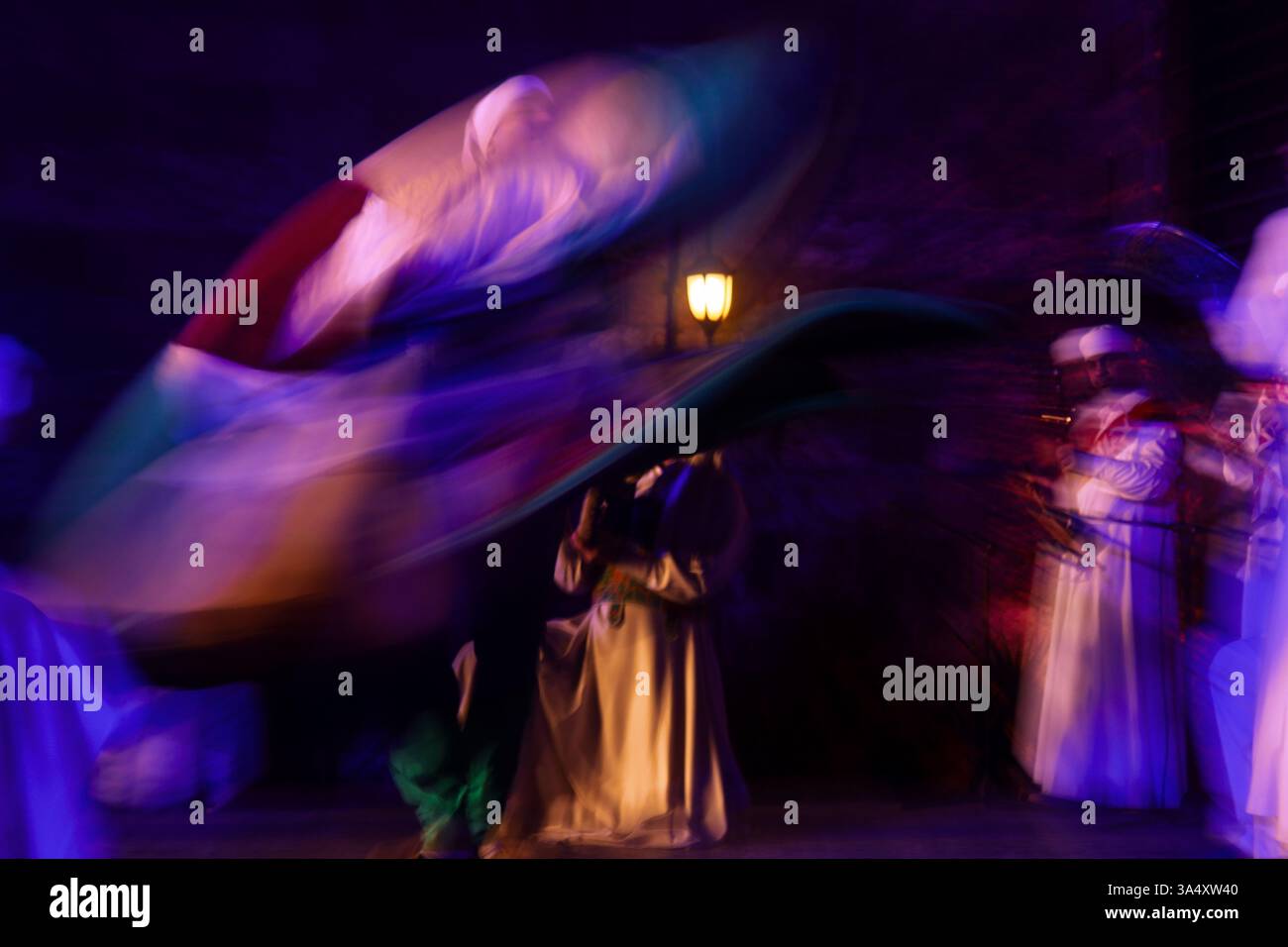 Cairo, Egypt. 19th Mar, 2025. A Tanoura dance show takes place at ...