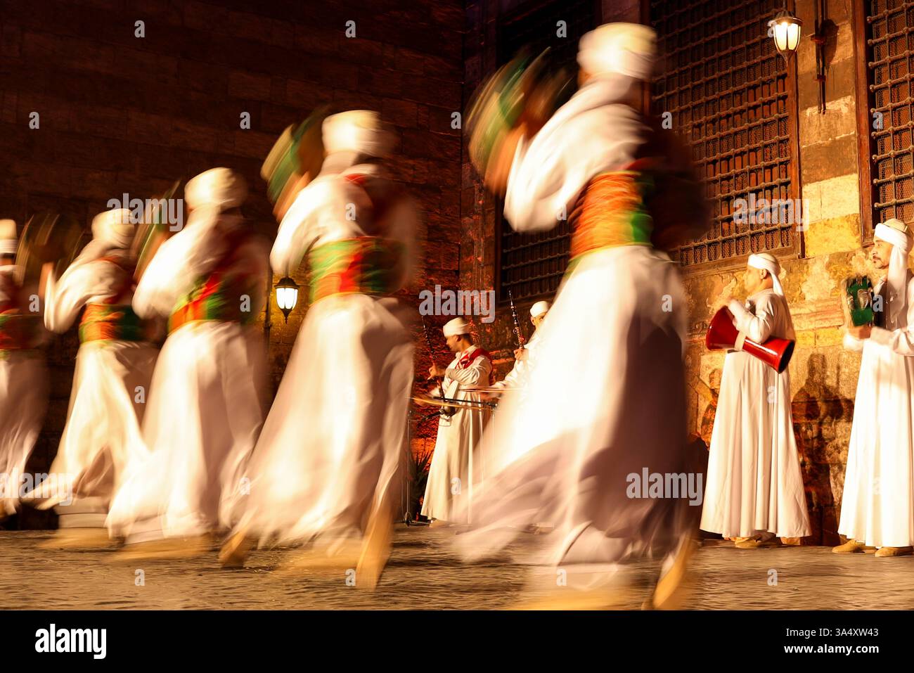 Cairo, Egypt. 19th Mar, 2025. A Tanoura dance show takes place at ...
