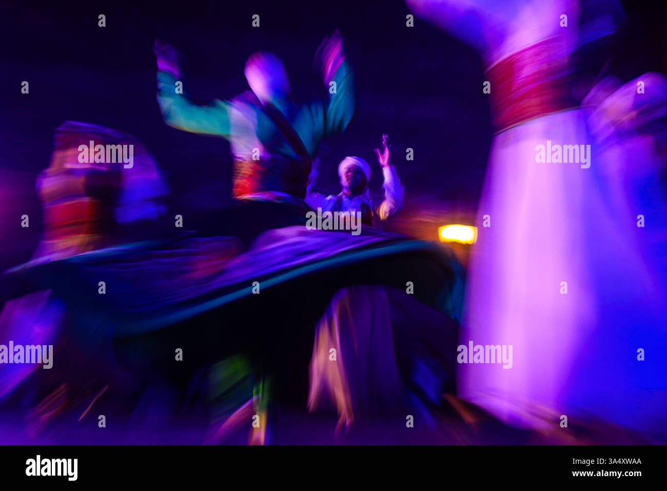 Cairo, Egypt. 19th Mar, 2025. A Tanoura dance show takes place at ...