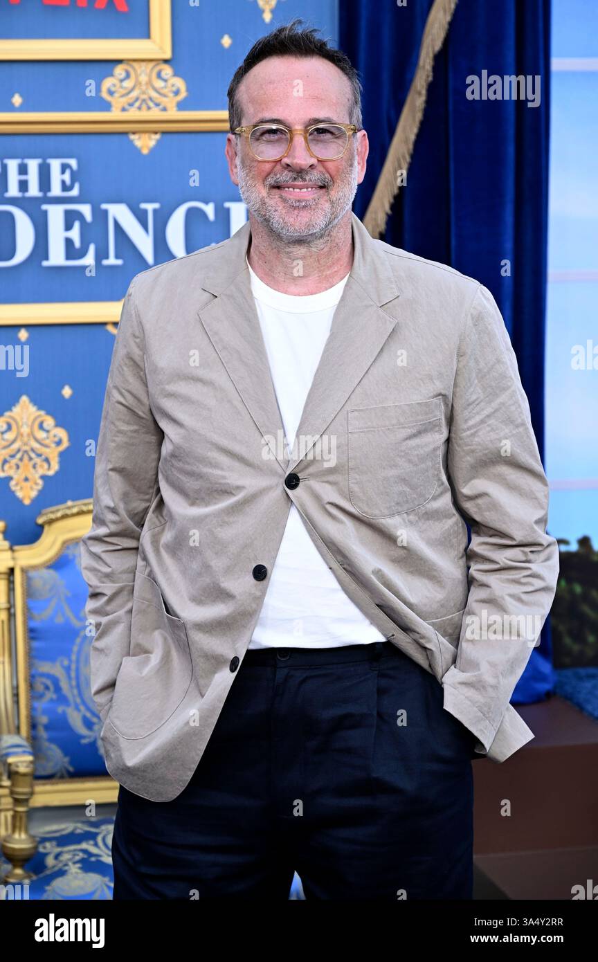 Jason Lee bei der Weltpremiere der Netflix Miniserie 'The Residence' in ...