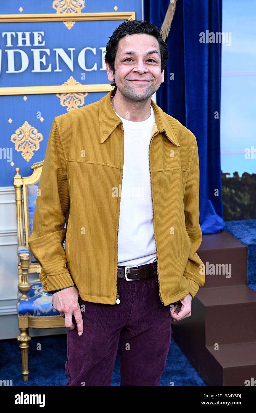 Izzy Diaz bei der Weltpremiere der Netflix Miniserie The Residence in ...