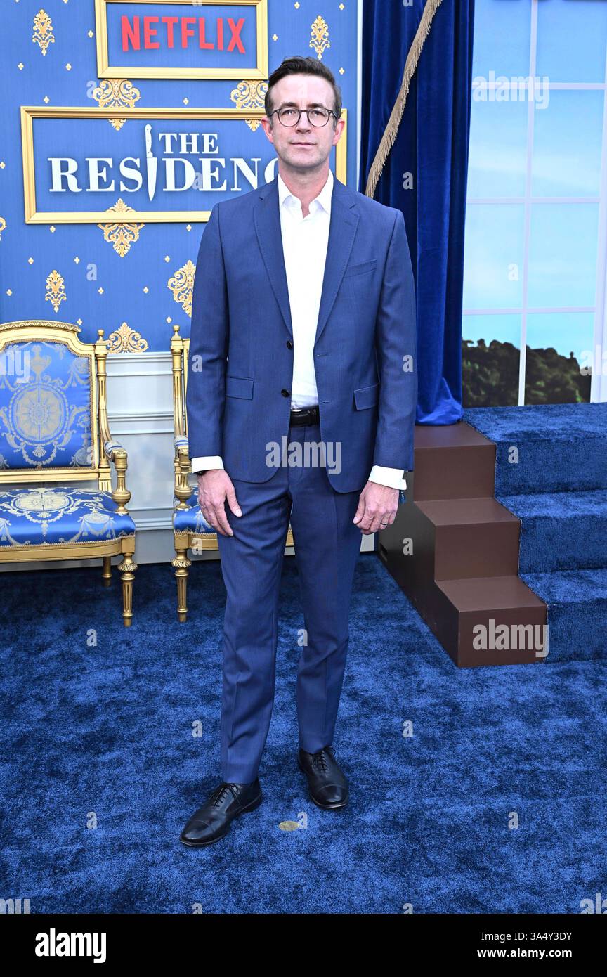 Matt Oberg bei der Weltpremiere der Netflix Miniserie The Residence in ...
