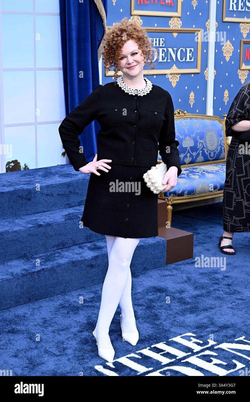 Mary Wiseman bei der Weltpremiere der Netflix Miniserie The Residence ...