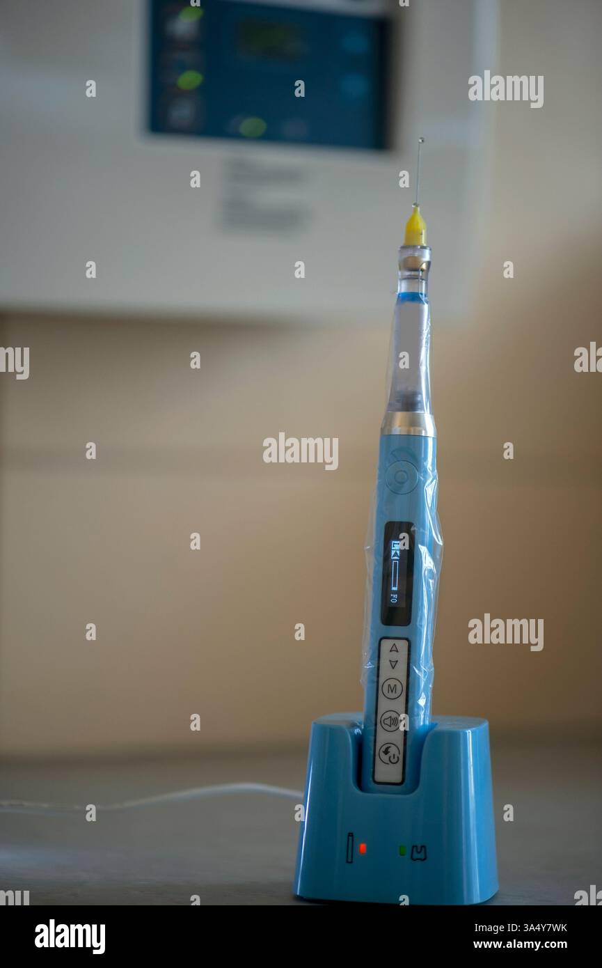 wireless device for automatic administration of anesthetic during local ...